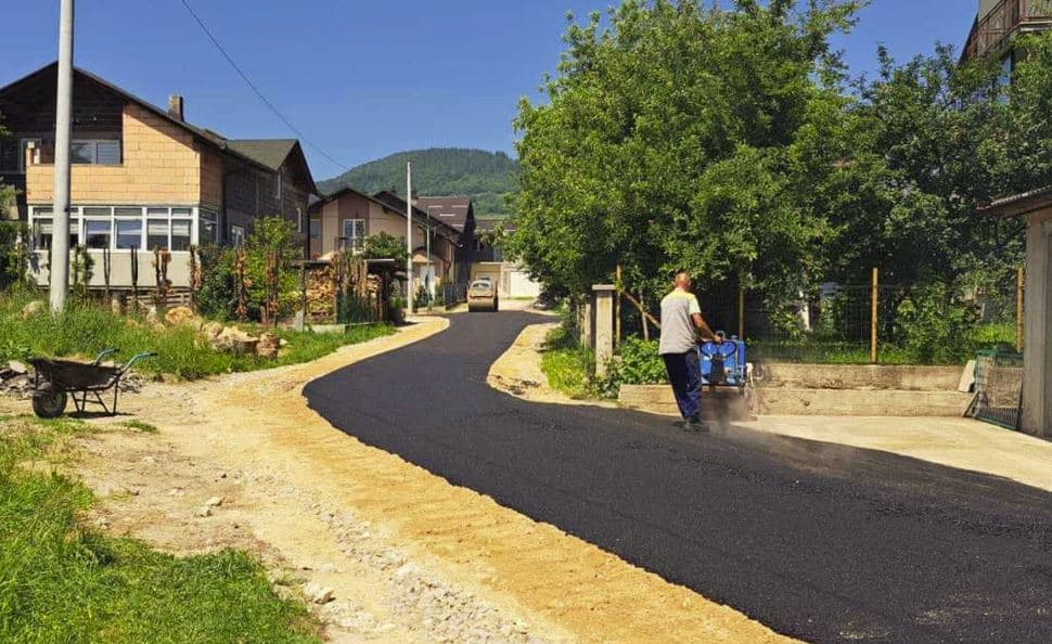 (FOTO) Otvorena sezona sanacije i izgradnje putnih komunikacija u Turbetu